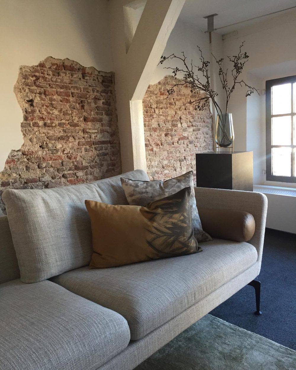 Handloom and circular interior accessories. - VonWinckelmann